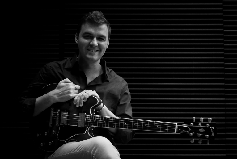 On the Rocks Bar & Grill | Blue Harbor Resort & Conference Center